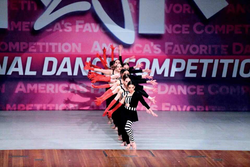 Alumnas de Monique Dance Studio compiten en KAR 2020