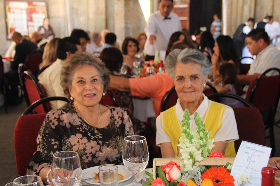 Juan Sandoval Íñiguez cumplió 90 años