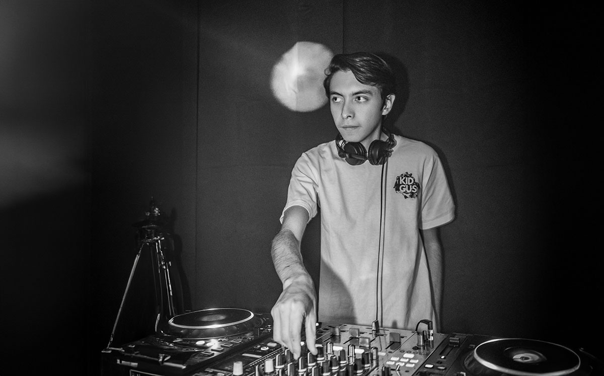 Kid Gus, toda la magia detrás de su nuevo sencillo Aura